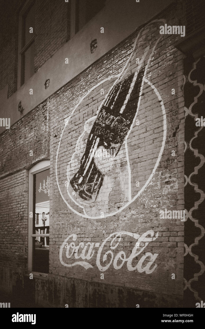 Coca cola mural Banque de photographies et d’images à haute résolution ...