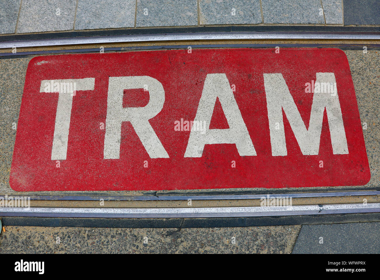 Tramways rouges Banque de photographies et d’images à haute résolution ...