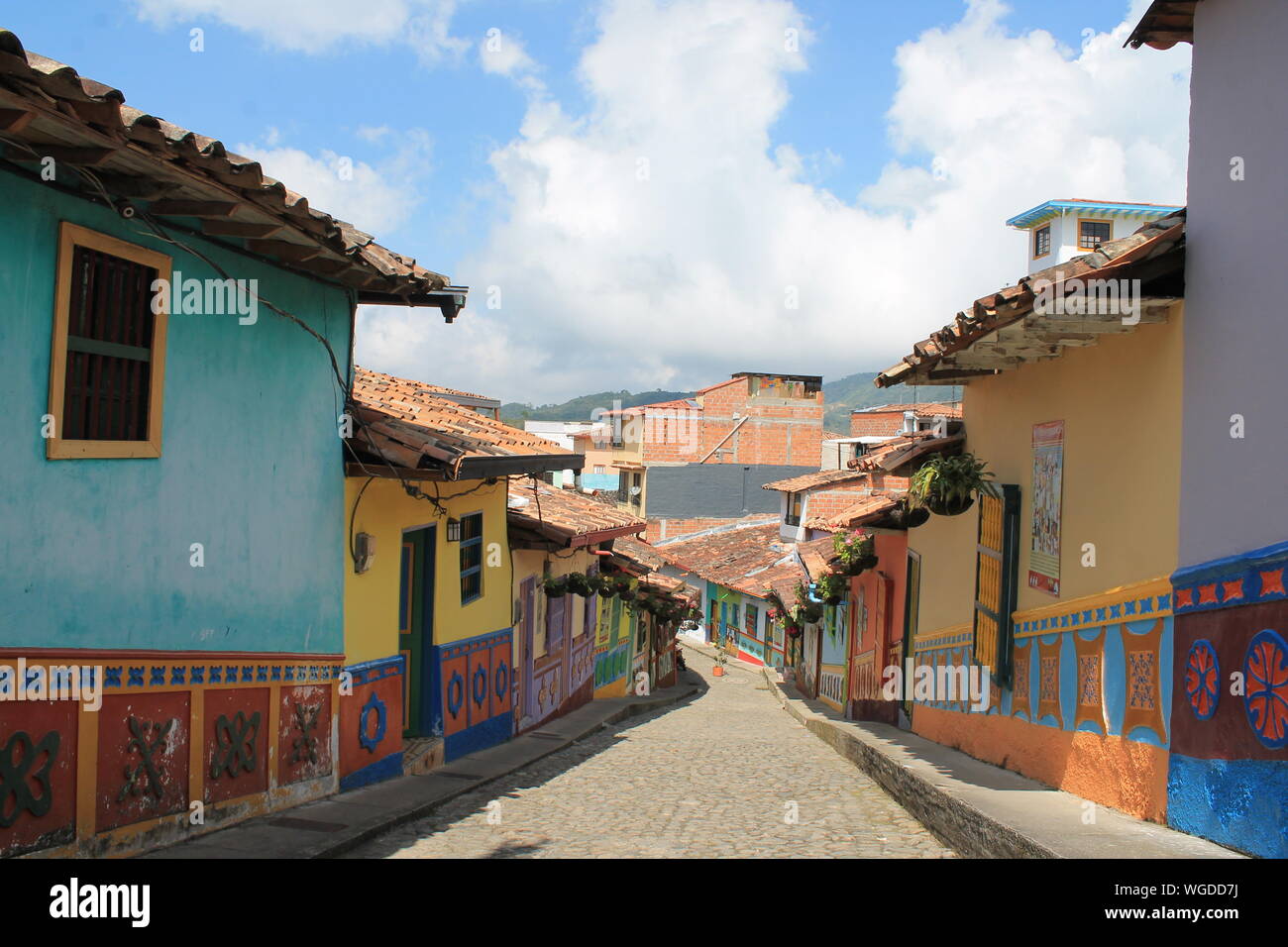 Guatapé, beau village coloré en Colombie près de la Piedra del Penol et ...