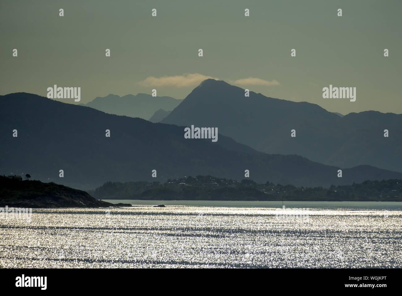 Meer reflexion von wolken Banque de photographies et d’images à haute ...