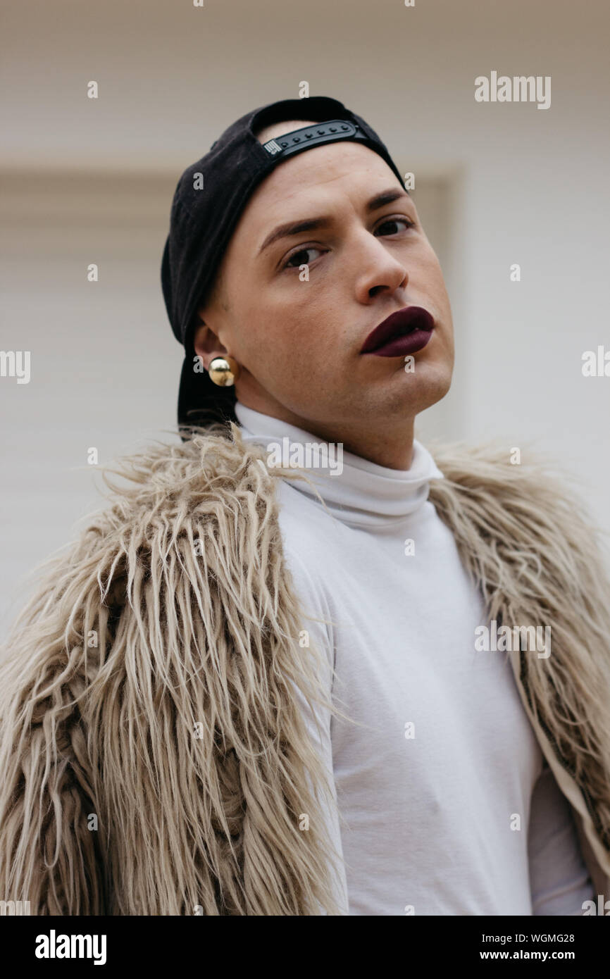 Transgender man Banque de photographies et d’images à haute résolution ...