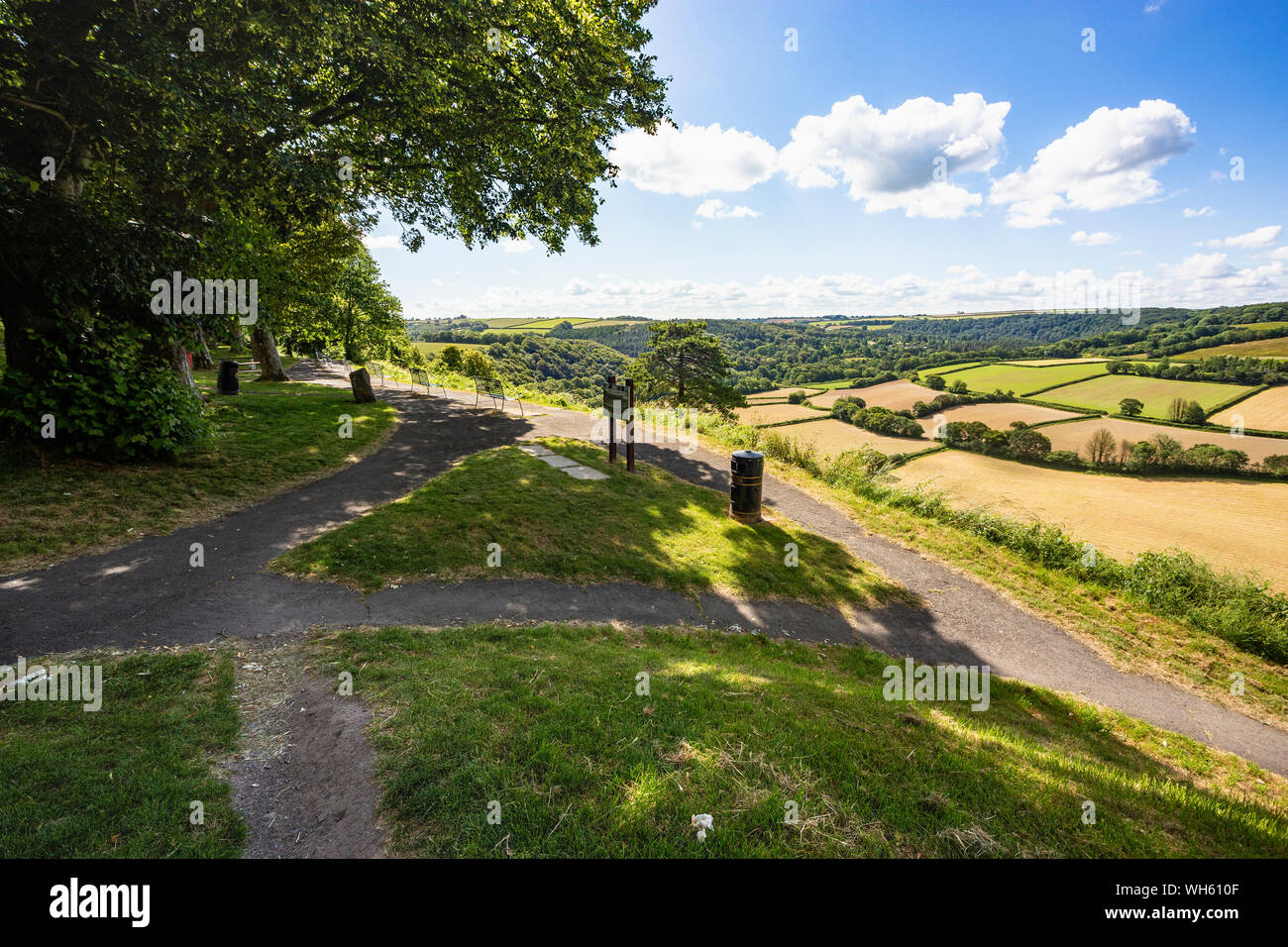 Vue d'été à partir de la colline du Château, Great Torrington, donnant ...