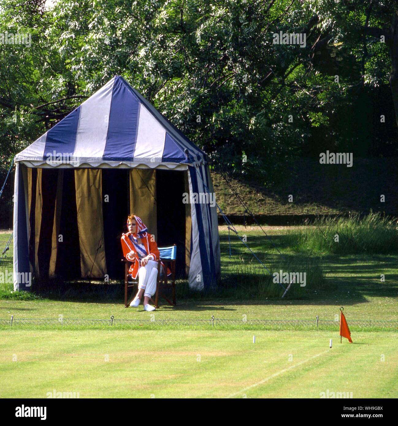Mode d'été Banque de photographies et d’images à haute résolution - Alamy