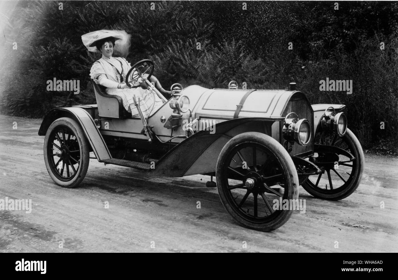 1907 car Banque d'images noir et blanc - Alamy
