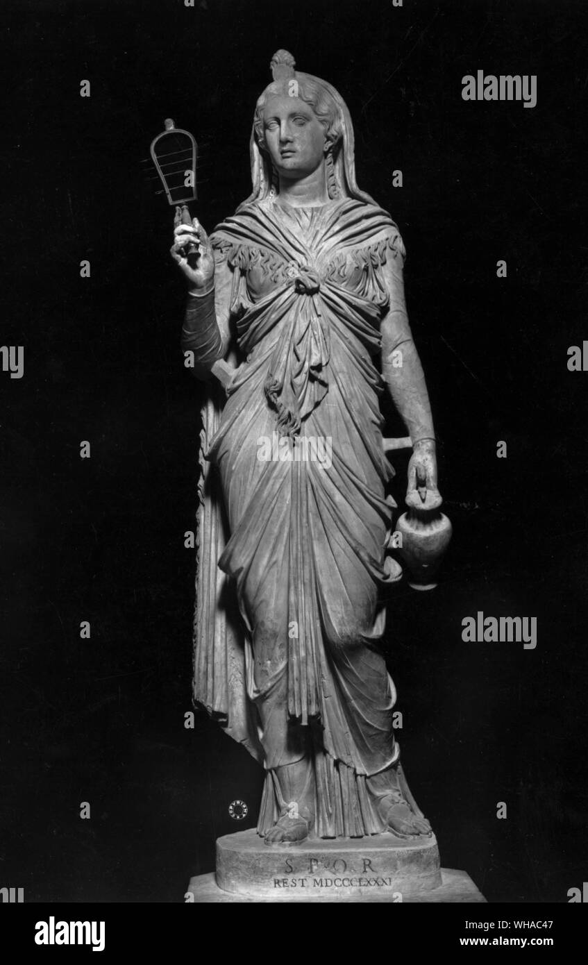 Isis Statue Italy Banque d'image et photos - Alamy