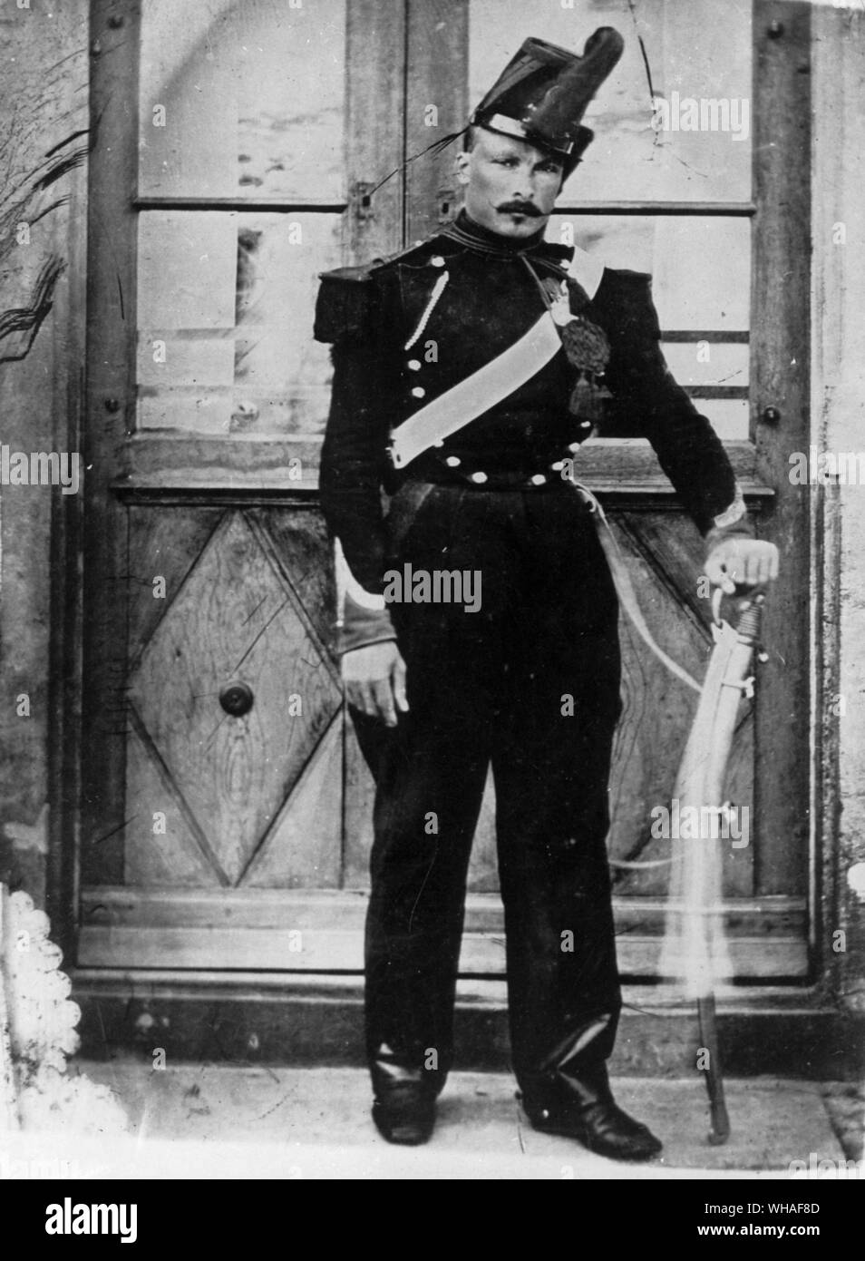 Artilleur francais le 24 mai 1859 avant son départ pour l'Italie.. Il ...