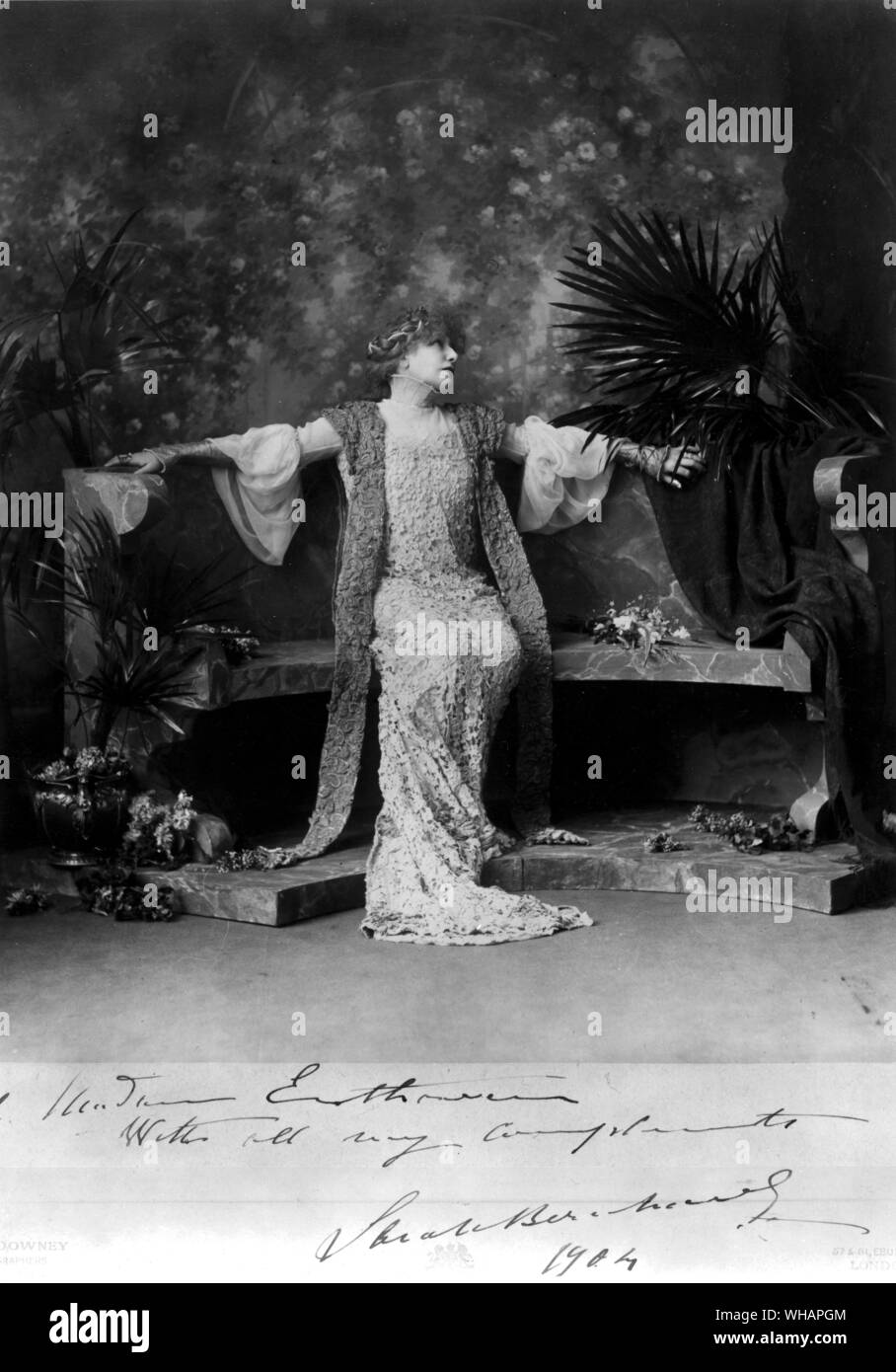 Actrice sarah bernhardt Banque d'images noir et blanc - Page 2 - Alamy