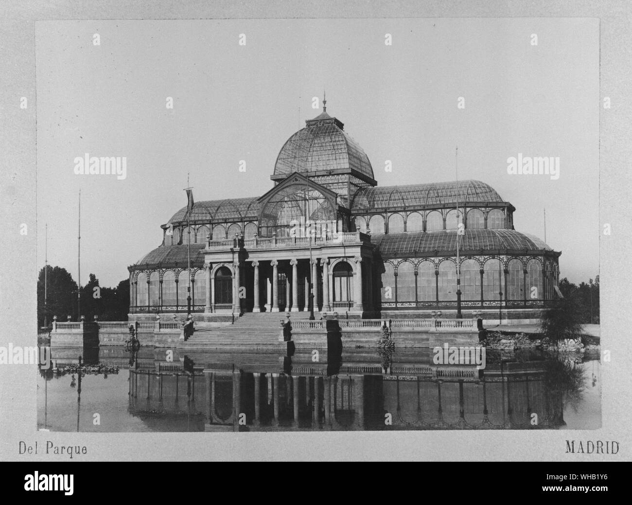 PALACIO DE CRISTAL LEVANTADO EN 1887 Golden Prague RESIDENCE COMO ...