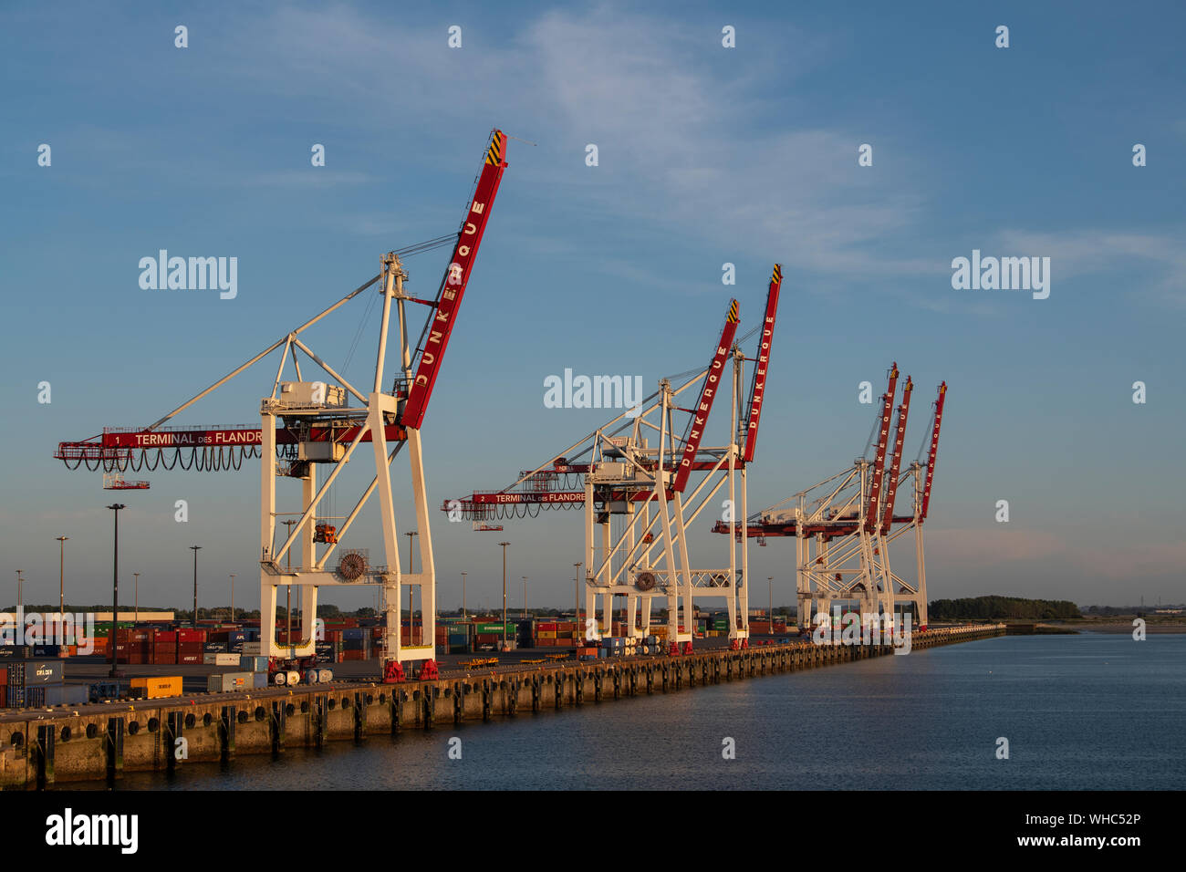 Le port de Dunkerque dans le Nord de la France. Le terminal à ...