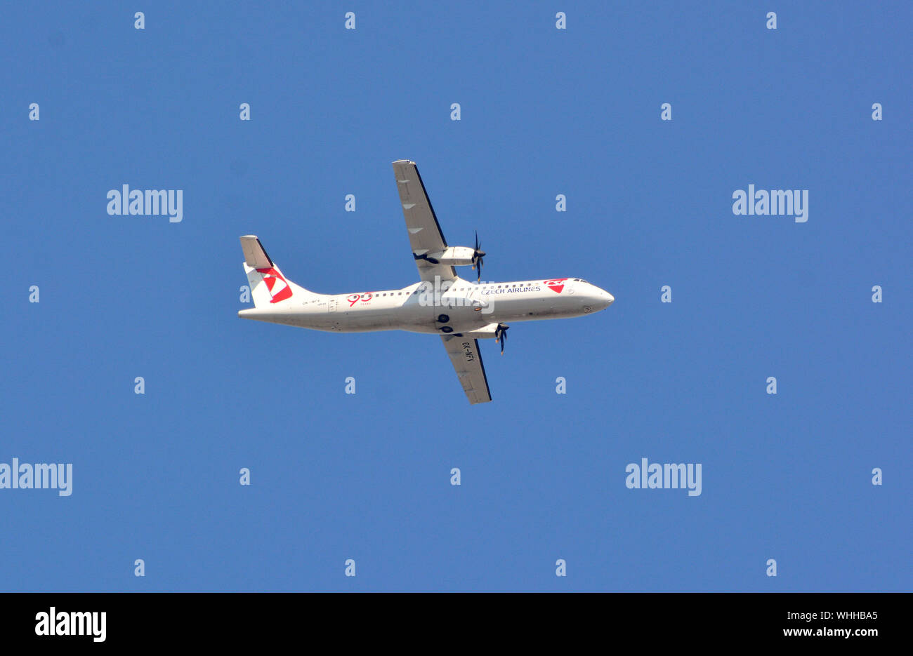 Avions font atr 72 500 Banque de photographies et d’images à haute ...