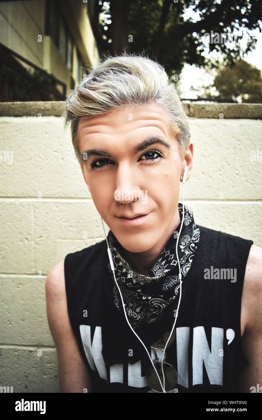 Homme transgenre Banque de photographies et d’images à haute résolution ...