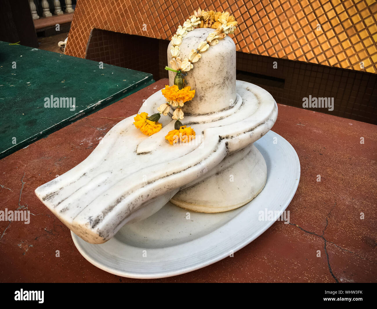 Lingam Worship Banque d'image et photos - Alamy