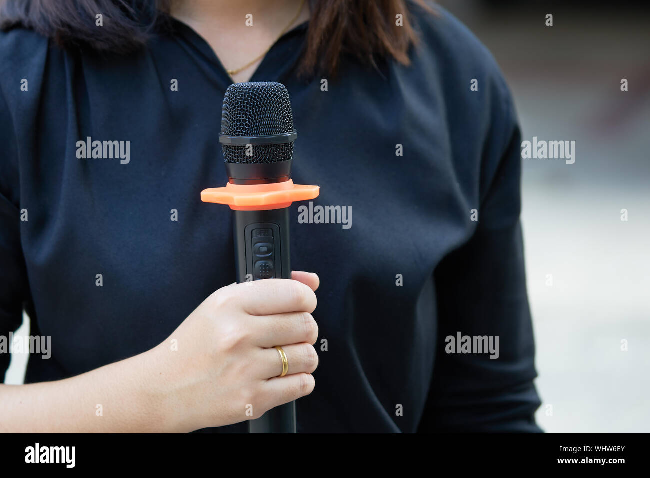 Femme journaliste Banque de photographies et d’images à haute ...