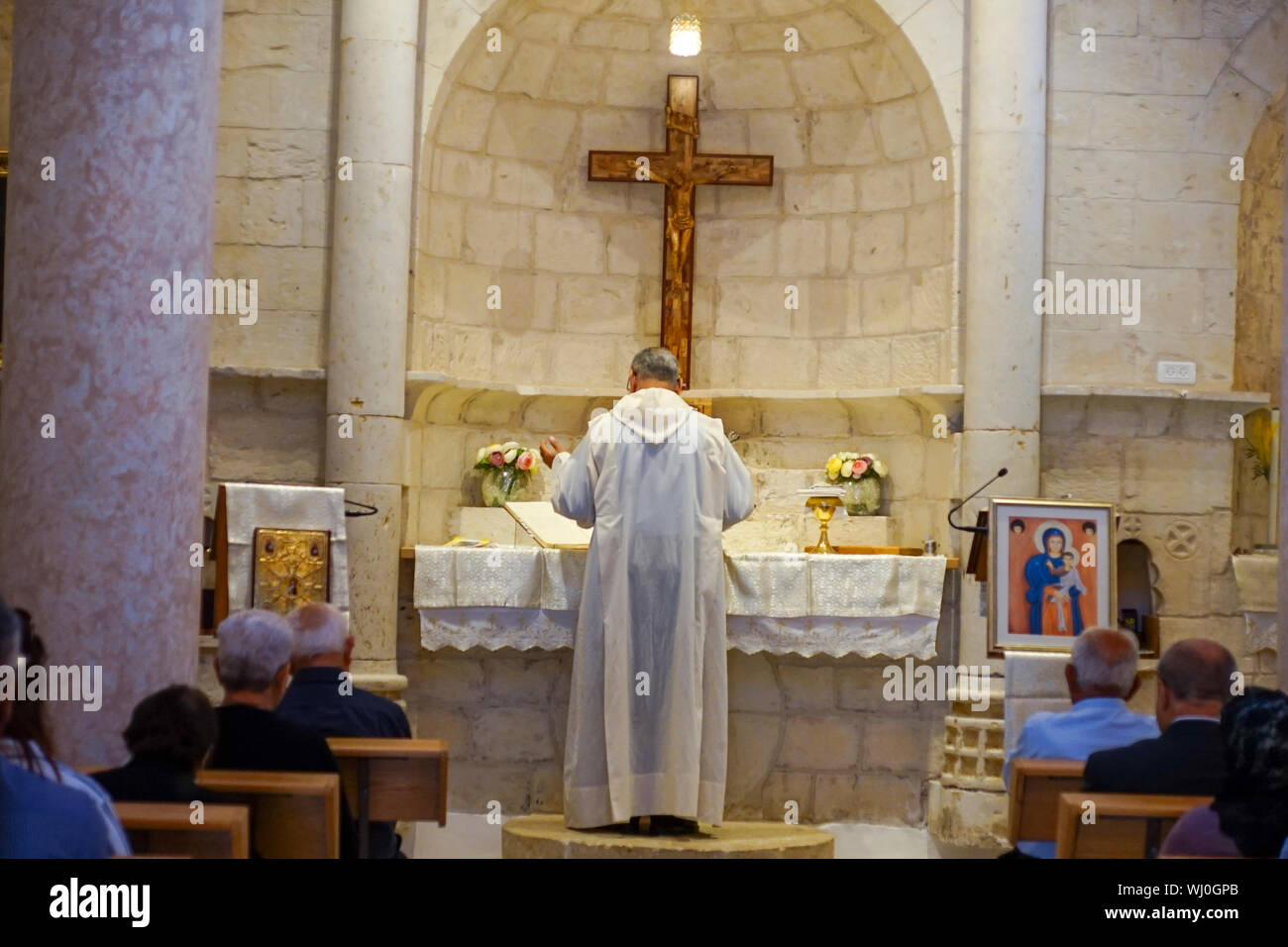 Maronite church interior Banque de photographies et d’images à haute ...