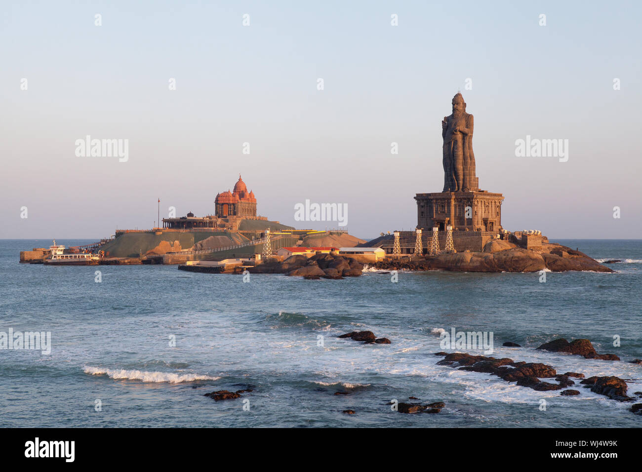 L'Inde, le Tamil Nadu, Kanniyakumari, Cap Comorin, Thiruvalluvar Statue ...