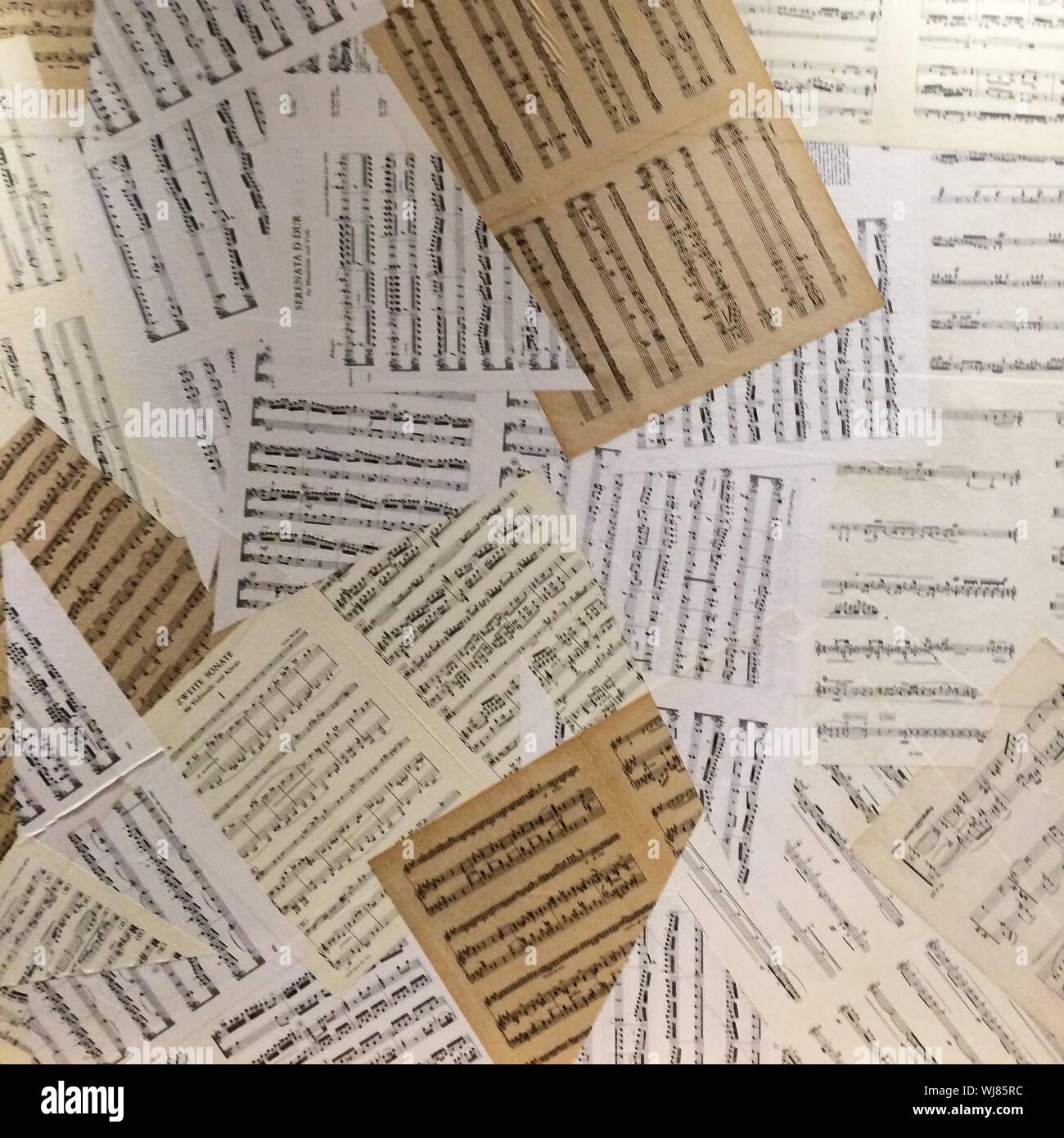 Pile sheet music Banque de photographies et d’images à haute résolution ...