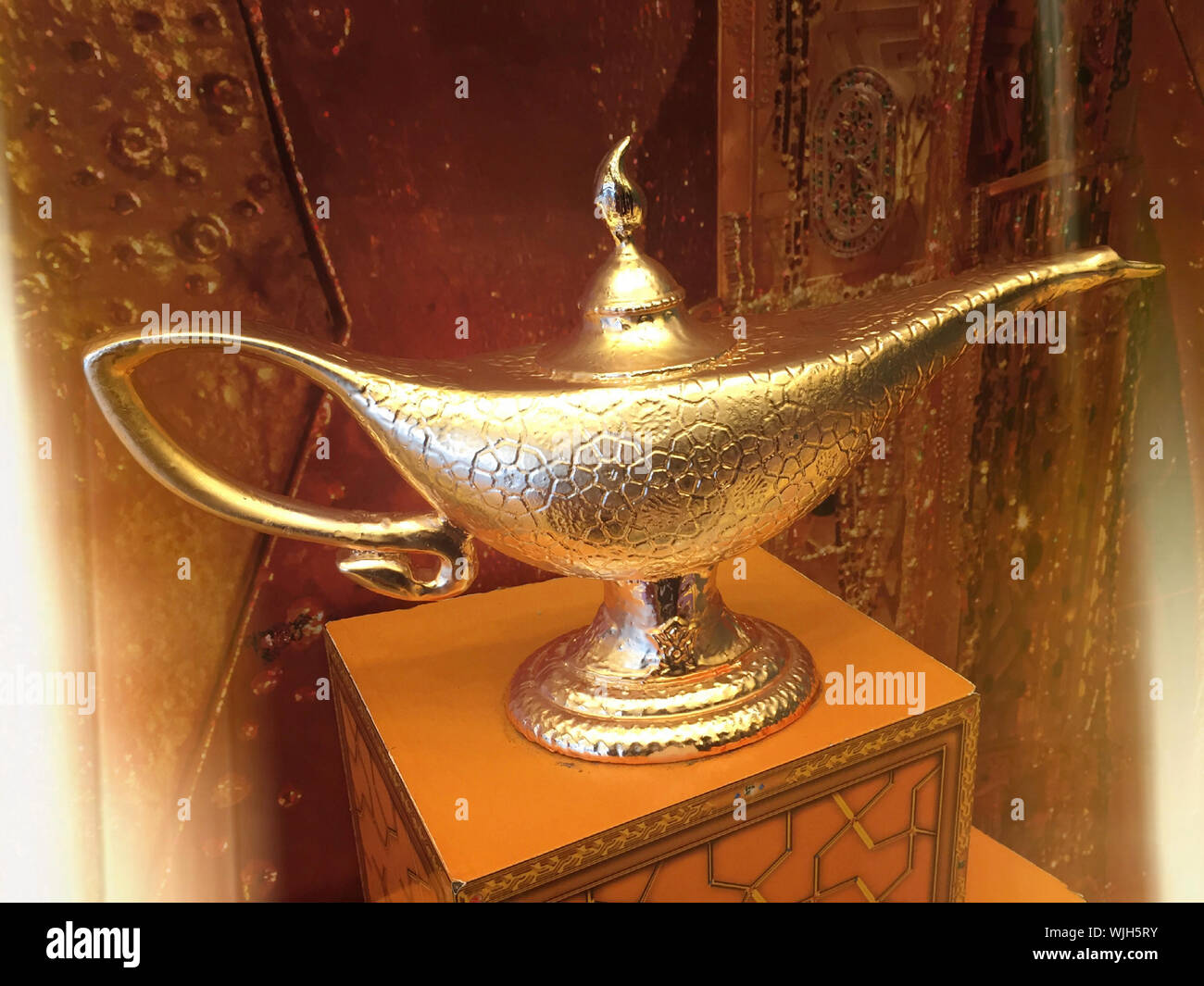 Lampe genies Banque de photographies et d’images à haute résolution - Alamy