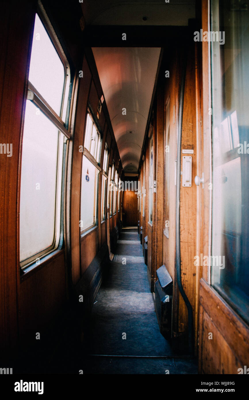 Train corridor Banque de photographies et d’images à haute résolution ...