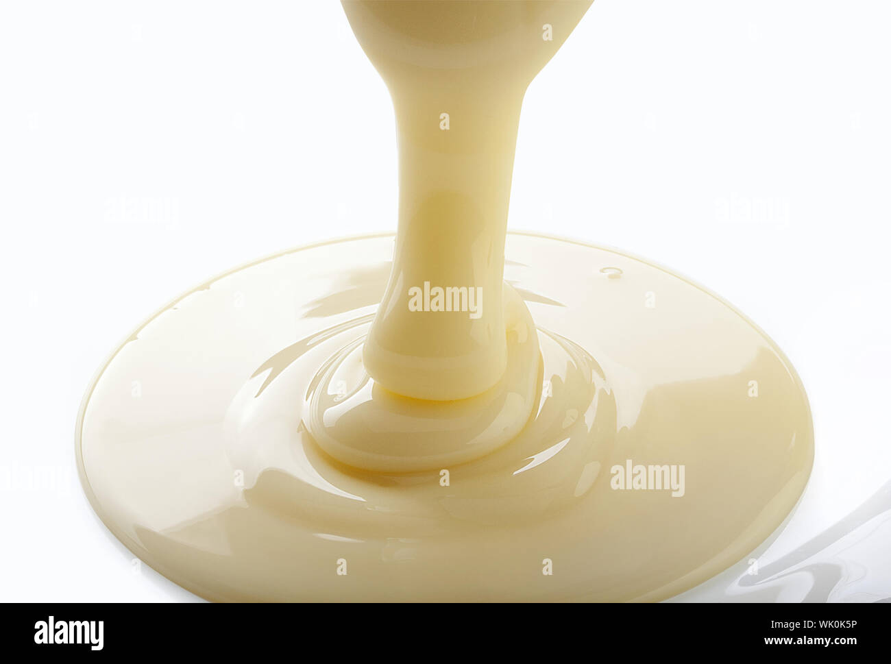 Lait condensé Banque de photographies et d’images à haute résolution ...