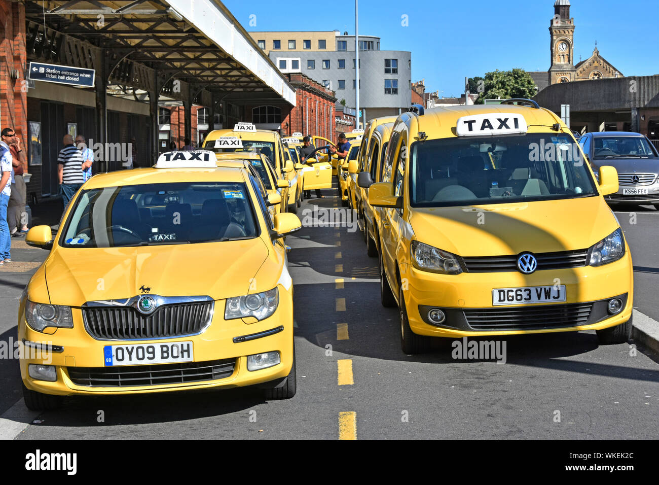 Taxis anglais Banque de photographies et d’images à haute résolution ...