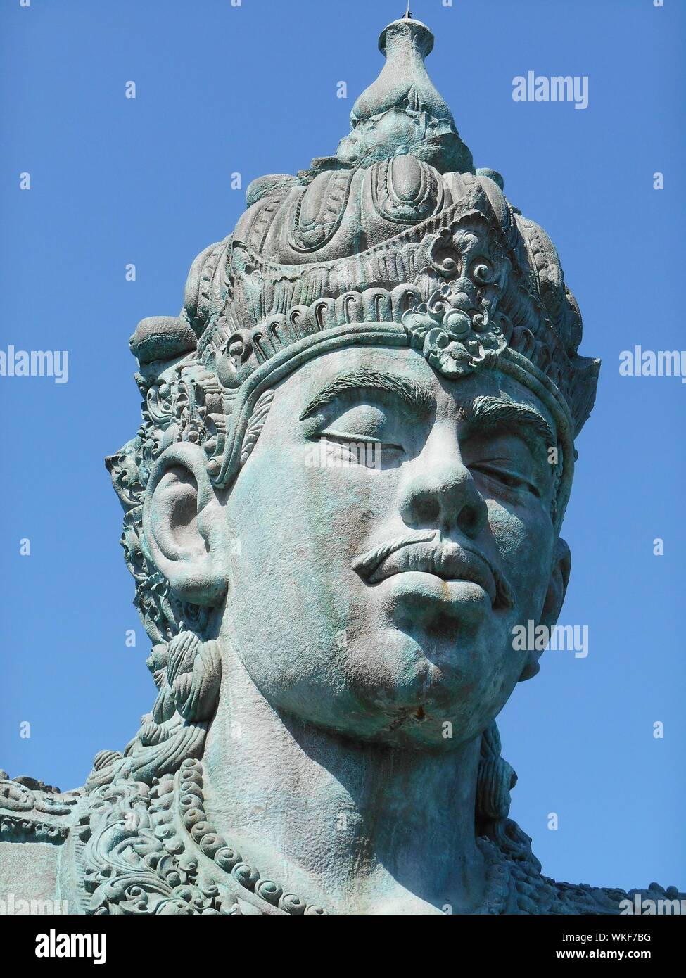 Vishnu Statue Garuda Banque d'image et photos - Alamy