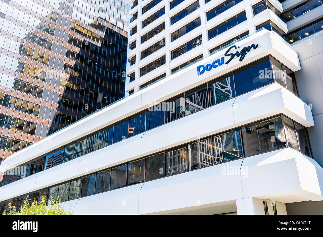 Signature de docusign Banque de photographies et d’images à haute résolution - Alamy