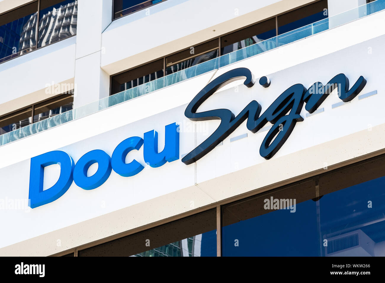 Logo docusign Banque de photographies et d’images à haute résolution - Alamy
