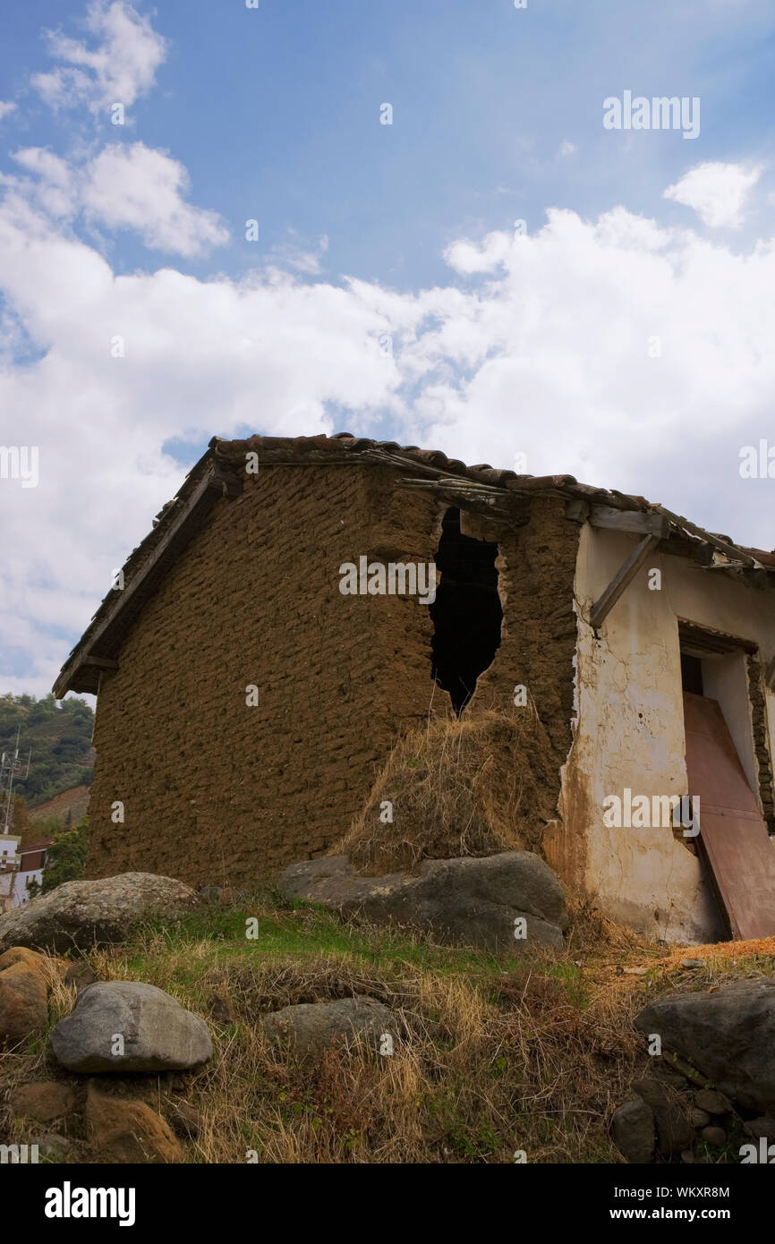 L'une des rares maisons abandonnées et en ruines de la vieille ville ...