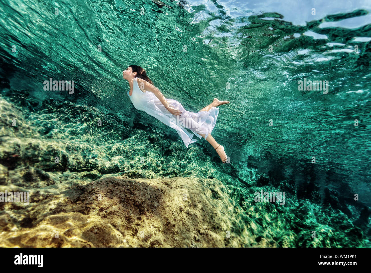Woman wearing transparent dress Banque de photographies et d’images à ...