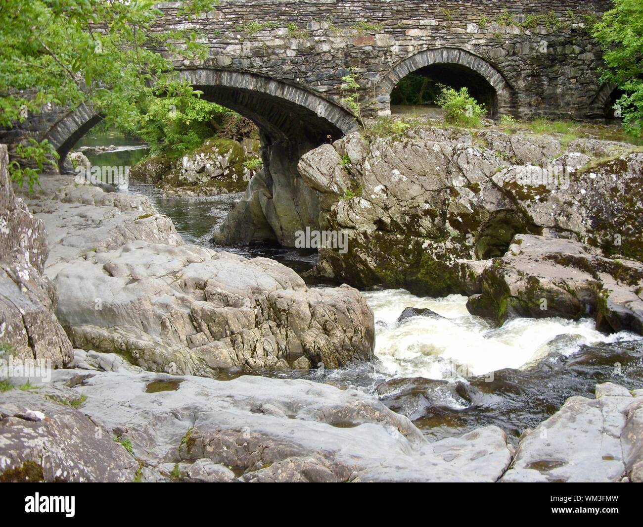 Ancien pont pierre Banque de photographies et d’images à haute ...