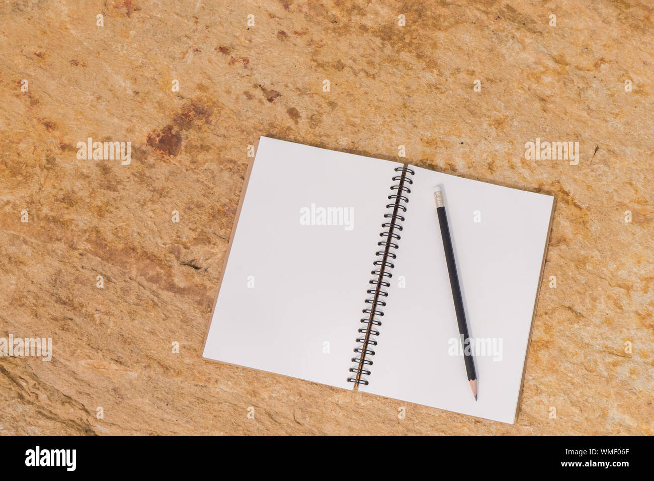 Crayon de table Banque de photographies et d’images à haute résolution ...