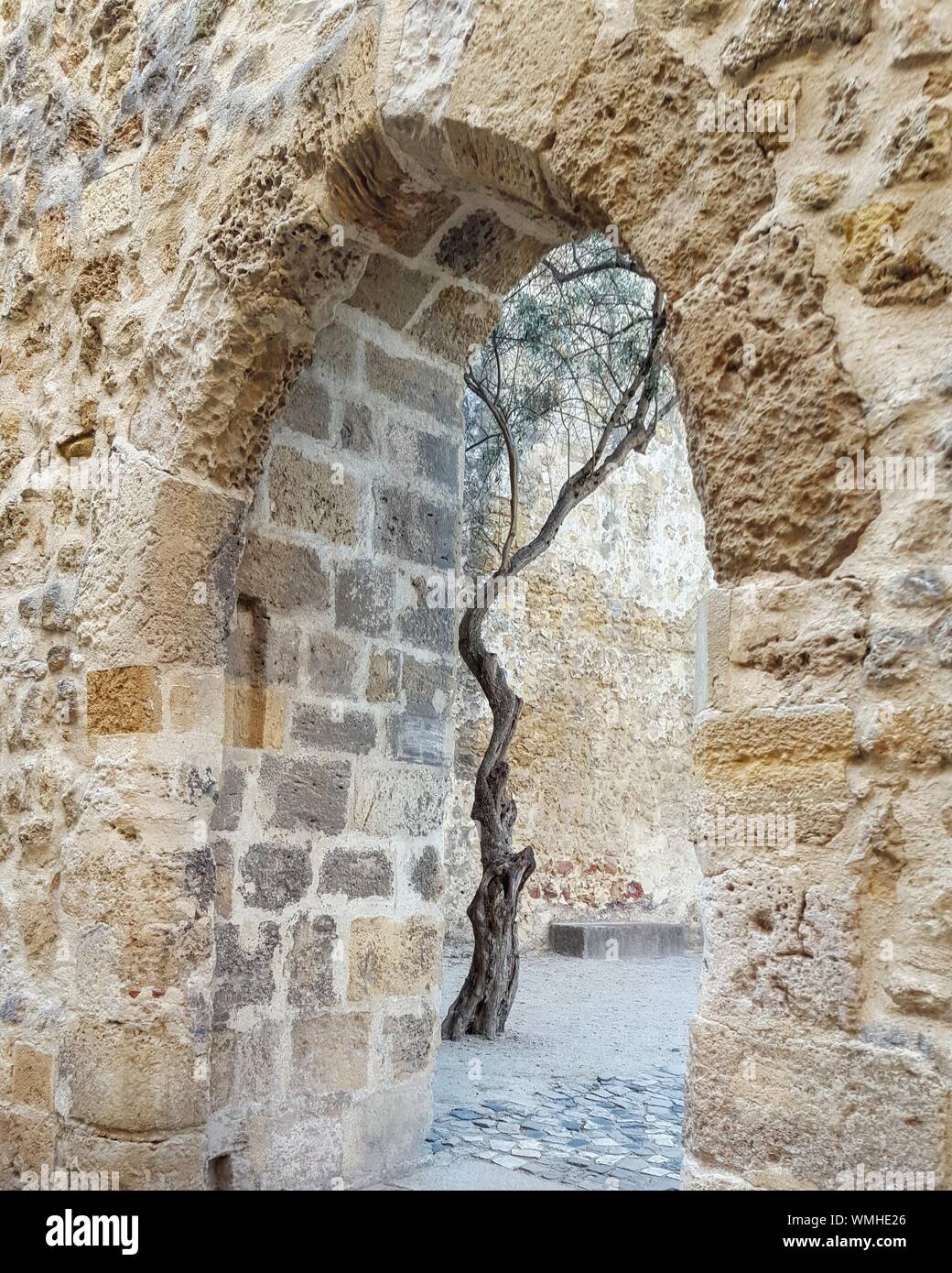 Mur d'arche de pierre Banque de photographies et d’images à haute ...