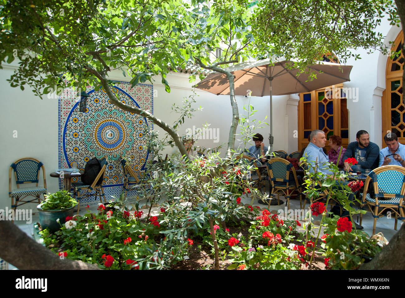 Mosquée de paris café Banque de photographies et d’images à haute ...