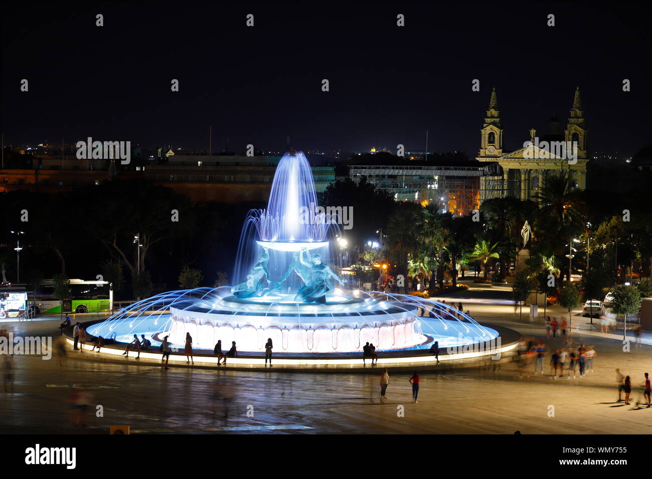 Les touristes visitant la capitale de La Valette à Malte sont traités à ...