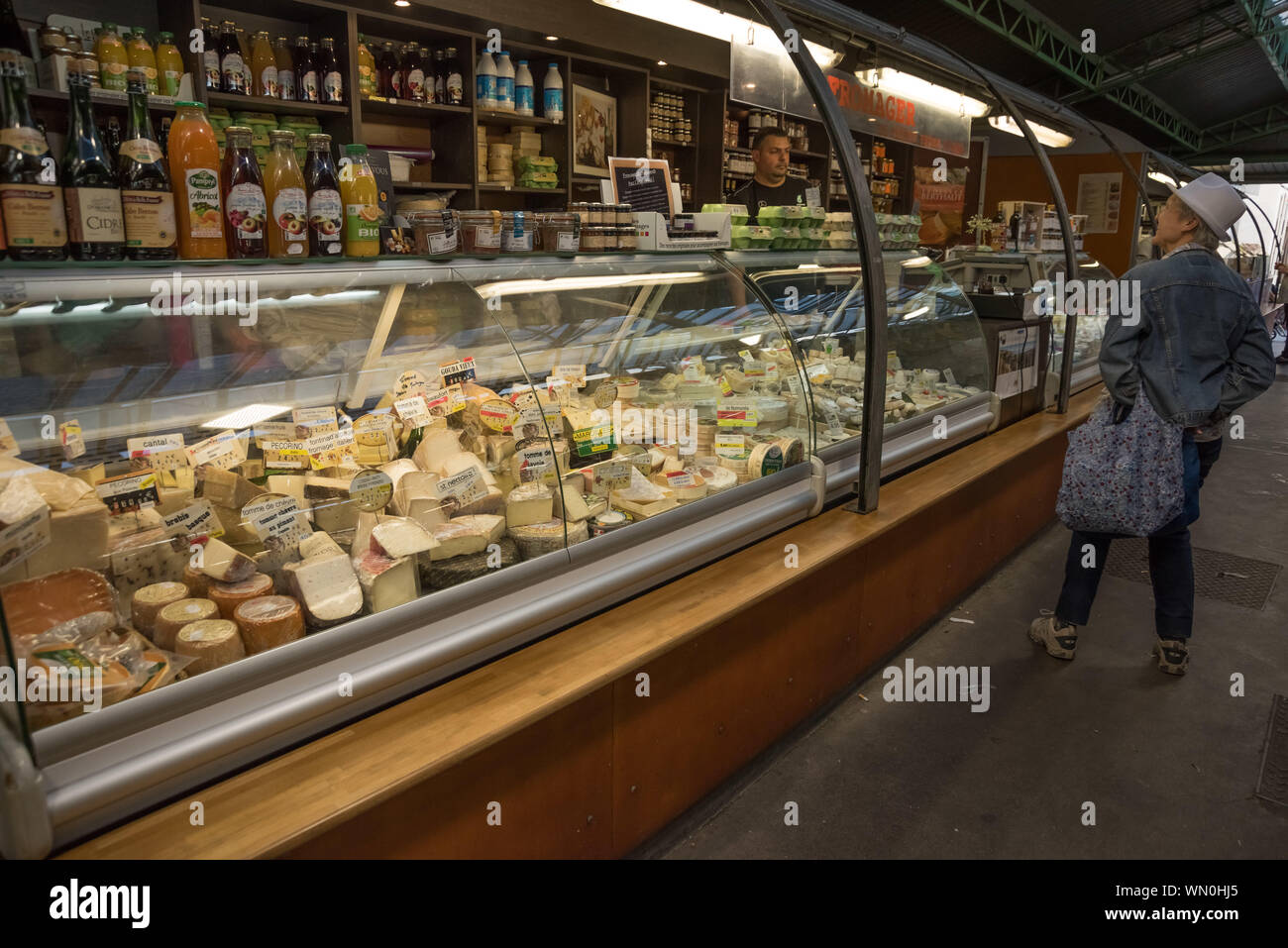 Rue De Bretagne Paris Banque d'image et photos - Alamy