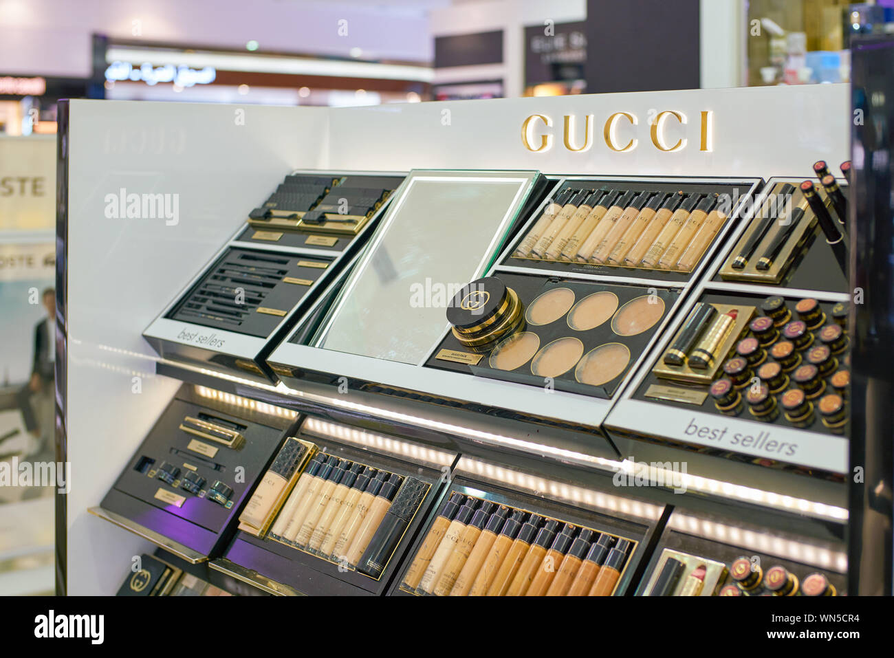 Gucci store dubai Banque de photographies et d’images à haute ...