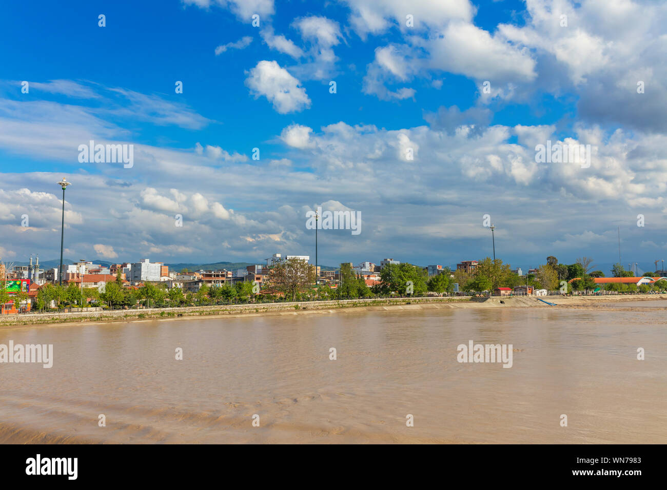 Sari iran Banque de photographies et d’images à haute résolution - Alamy
