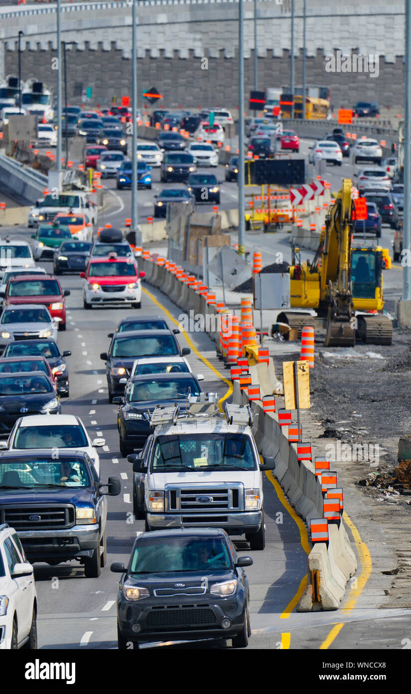 Traffic noise of cars on major road Banque de photographies et d’images ...
