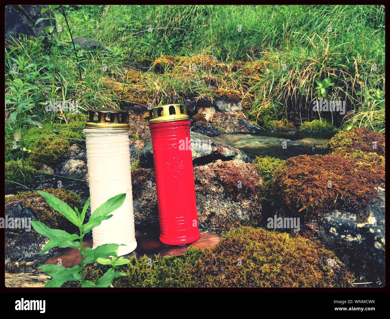 Colorer les objets de couleur rouge Banque de photographies et d’images ...
