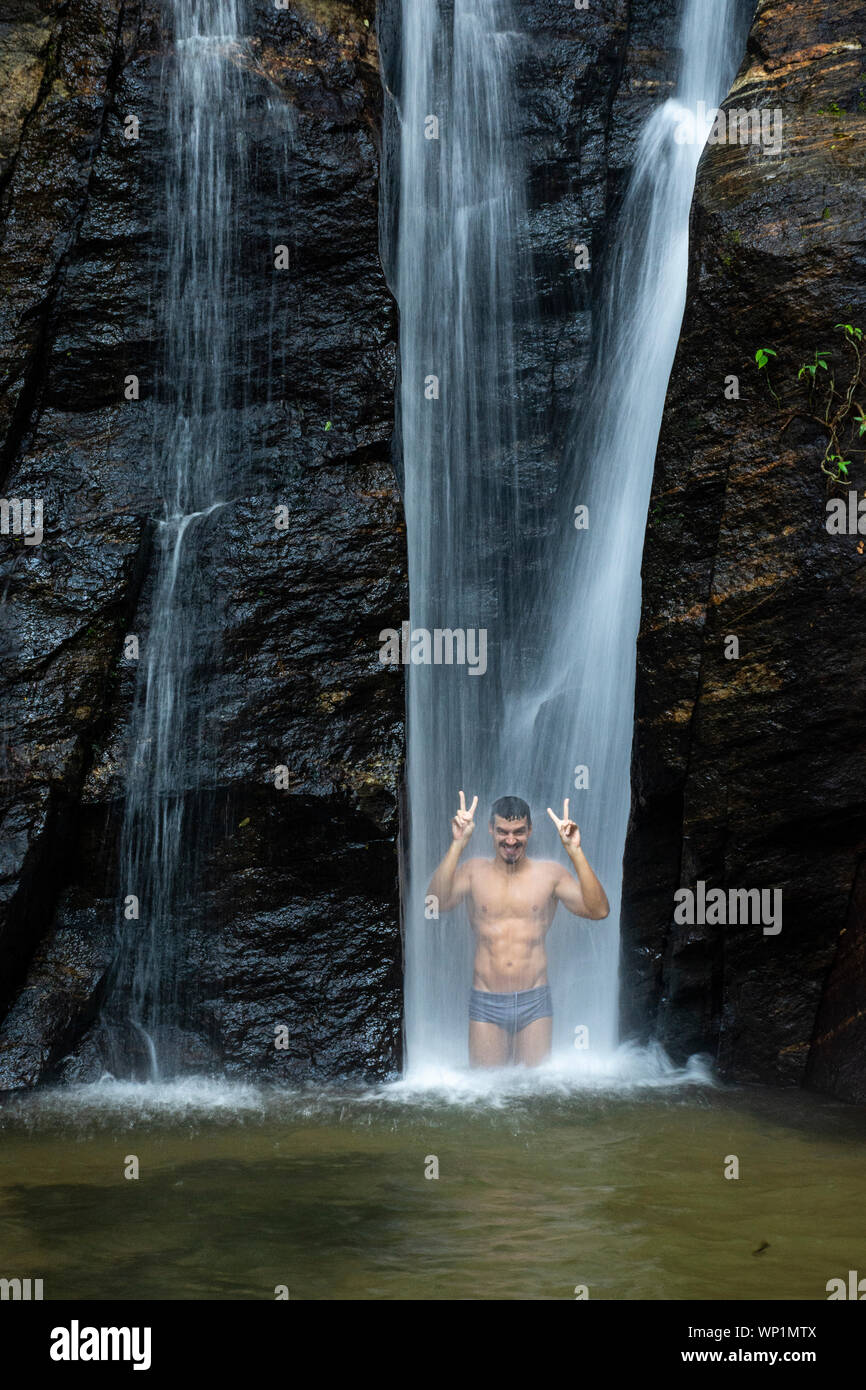 Cachoeira do chuveiro Banque de photographies et d’images à haute ...