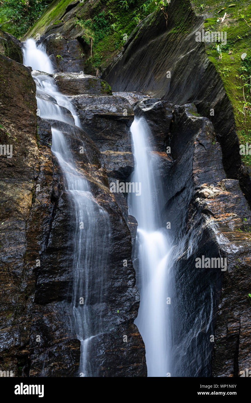 Cachoeira do chuveiro Banque de photographies et d’images à haute ...