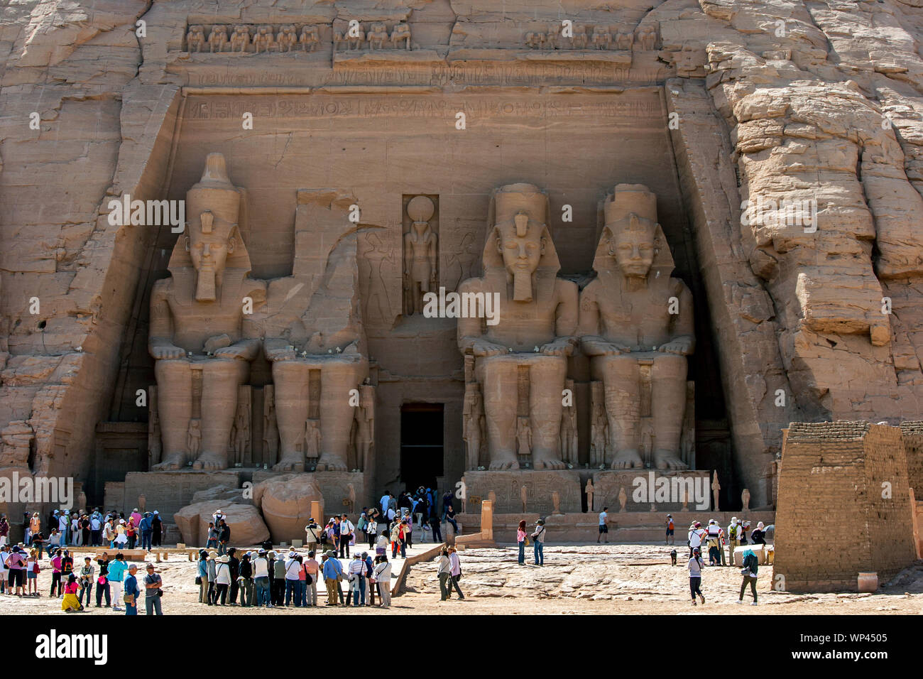 Les magnifiques ruines du Grand Temple de Ramsès II à Abou Simbel en ...