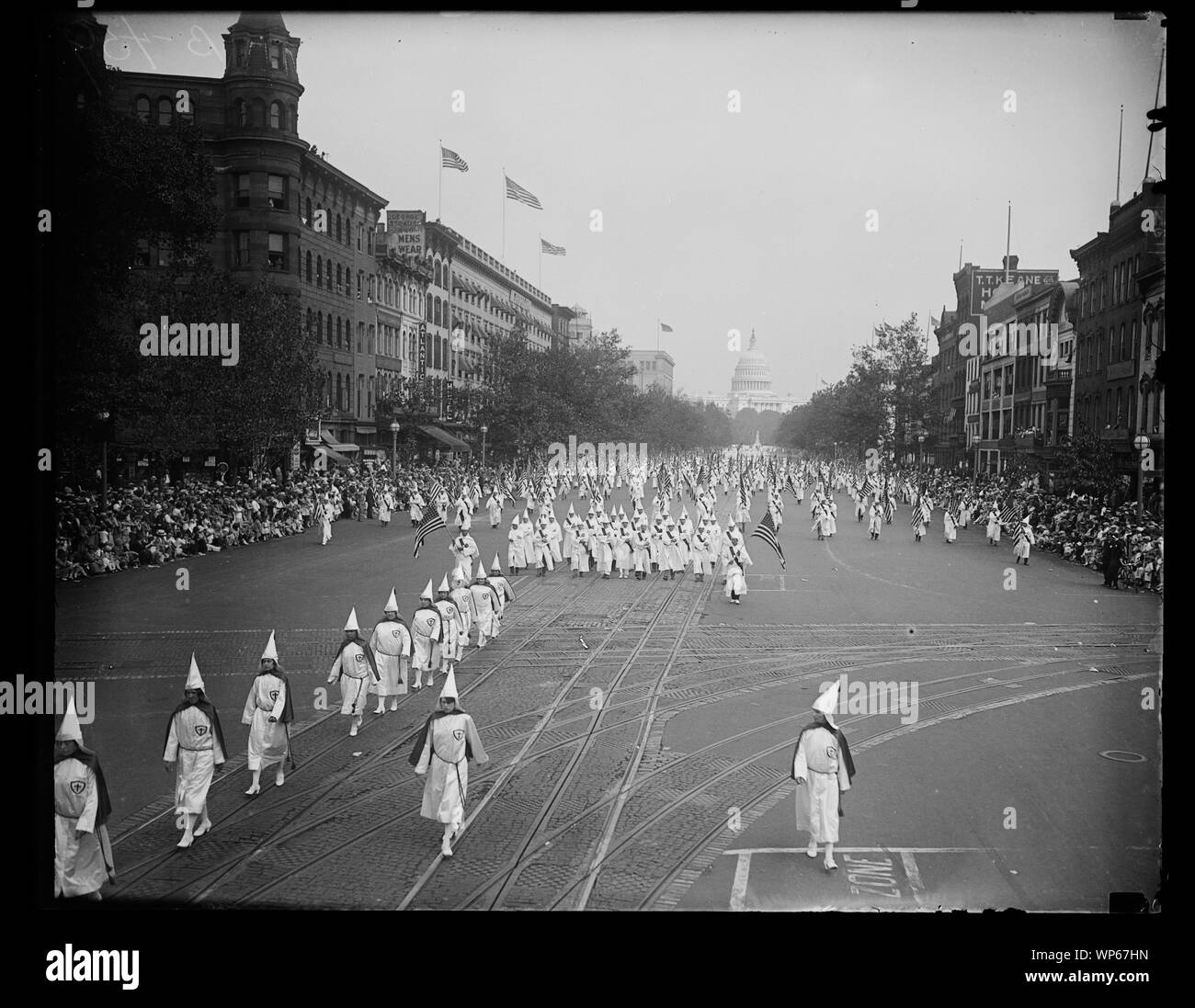 Ku klux klan marching Banque d'images noir et blanc - Alamy