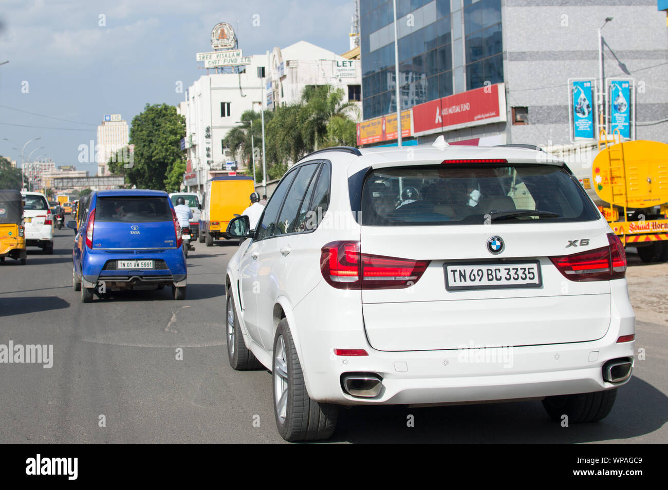 Voitures en inde Banque de photographies et d’images à haute résolution ...