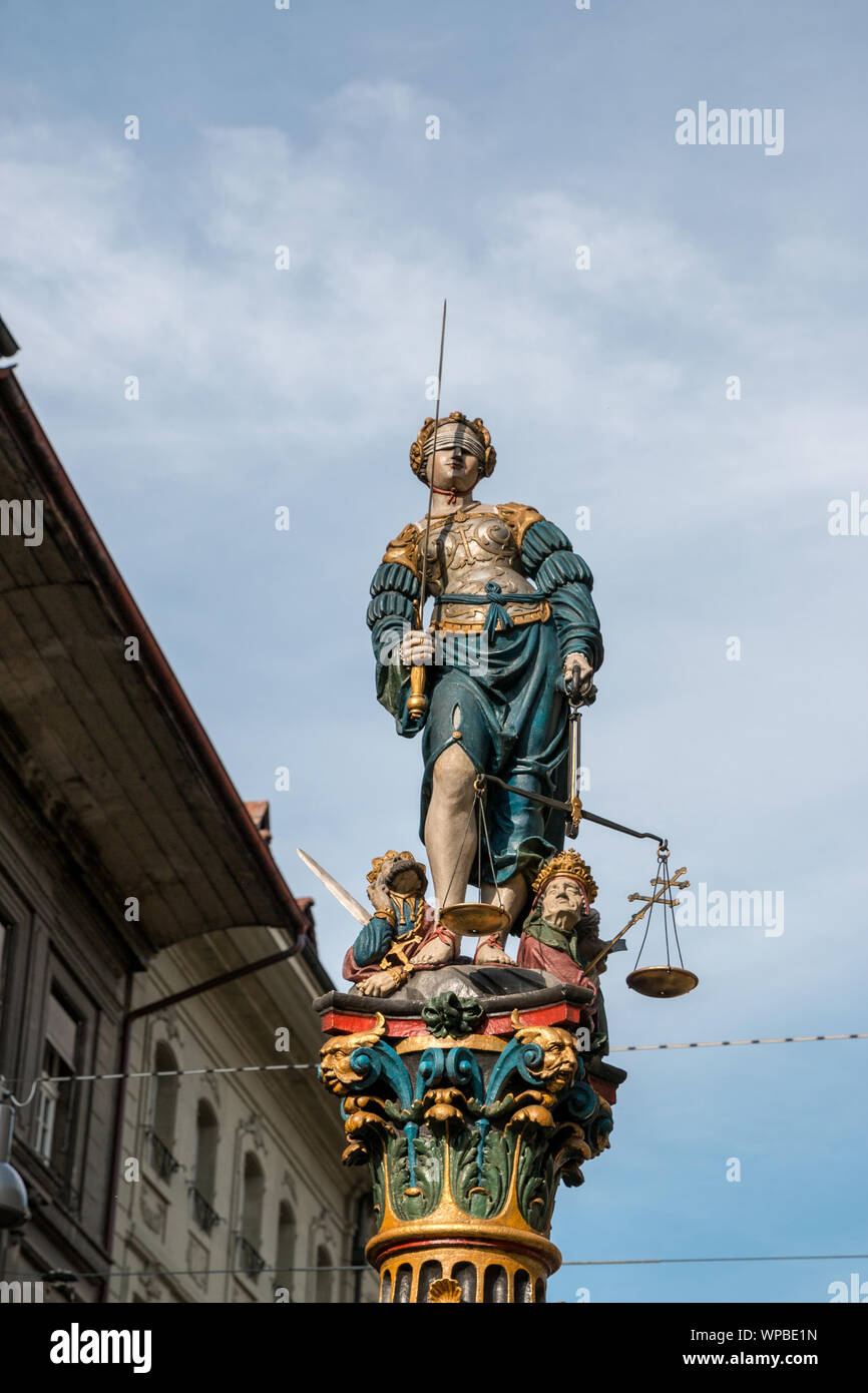 Justice fountain gerechtigkeitsbrunnen bern Banque de photographies et d’images à haute ...