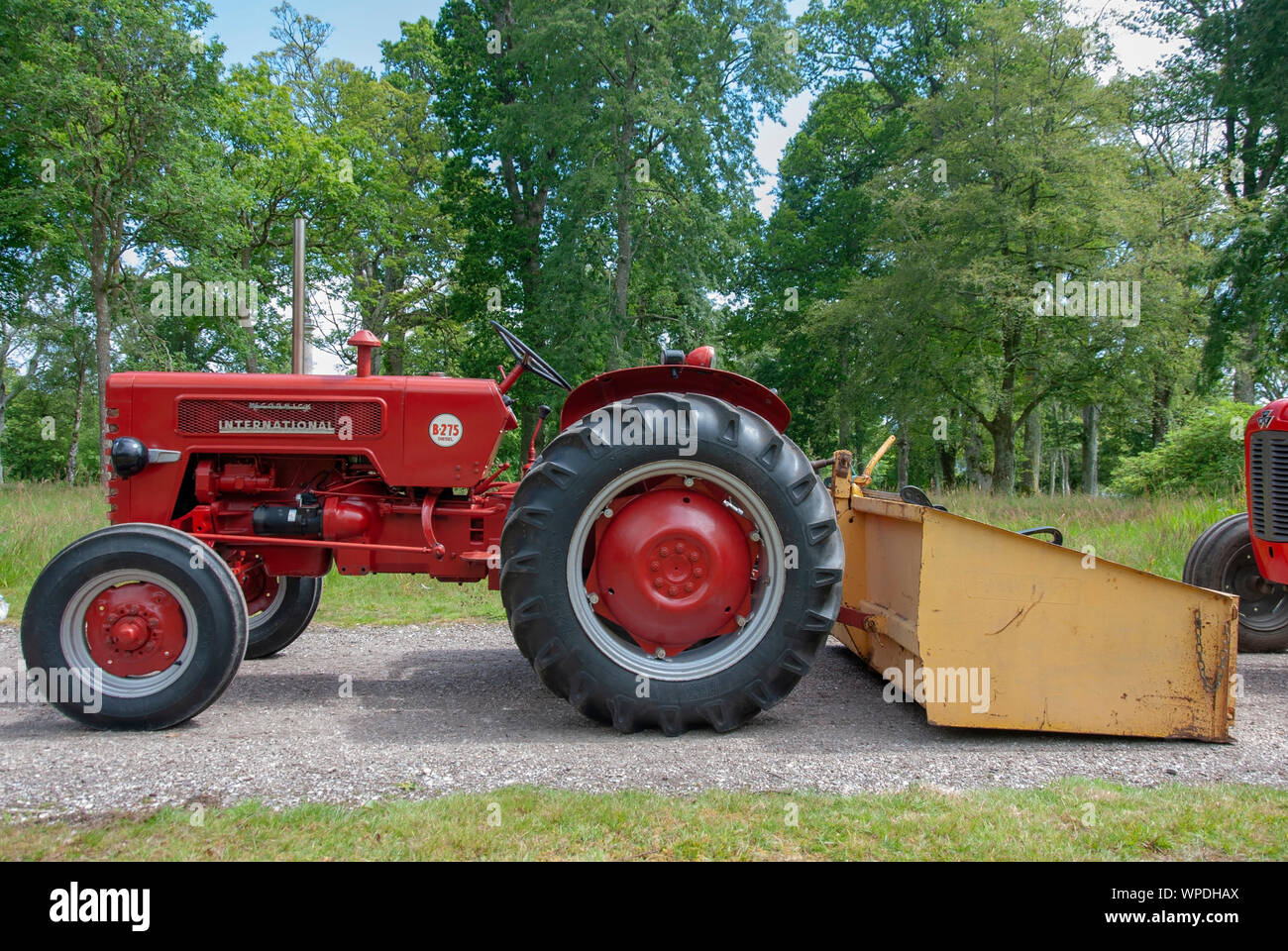 Tracteur international moissonneuse b275 Banque de photographies et d ...