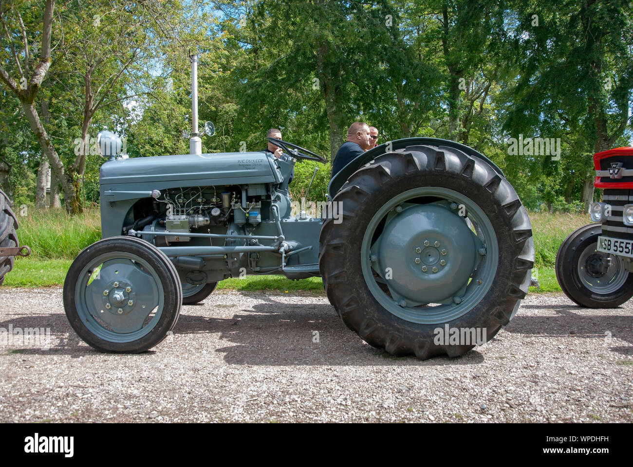 Tracteur gris massey ferguson agriculture Banque de photographies et d ...