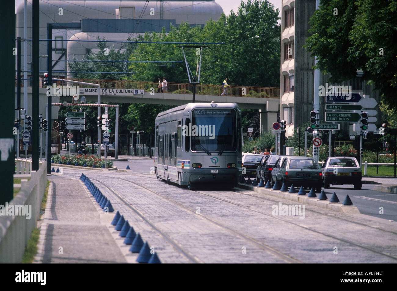 Paris, la société Straßenbahn T1 - Paris, tramway moderne T1 Photo ...