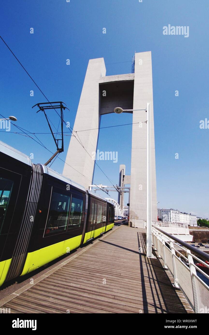 Tramway traversant Banque de photographies et d’images à haute ...