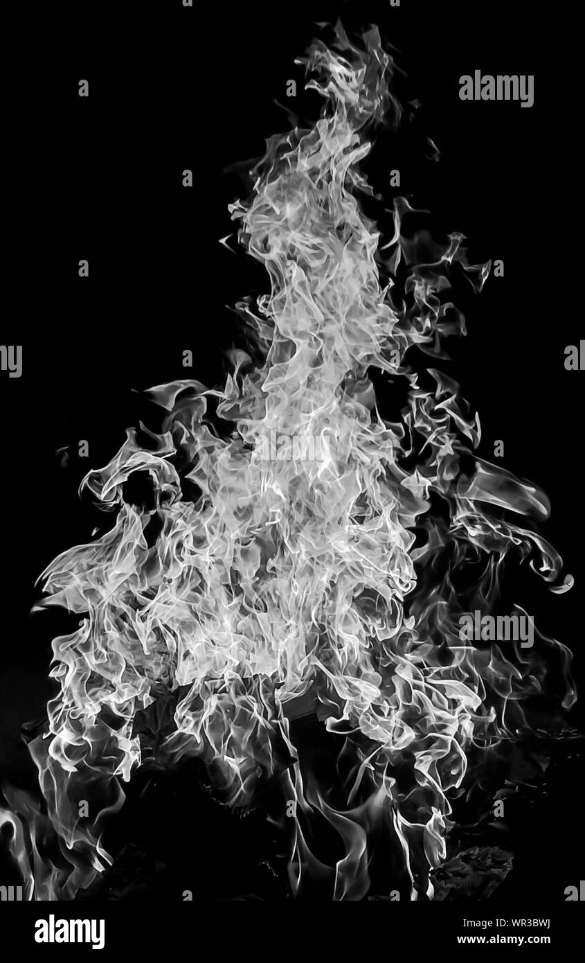 Flamme feu noir blanc Banque de photographies et d’images à haute ...